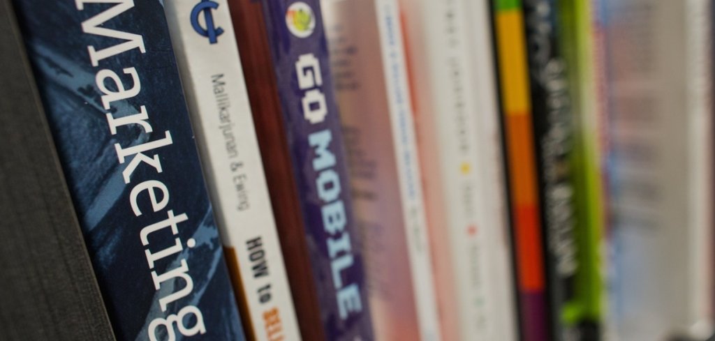 7 SaaS Books To Shape How You Sell - FastSpring